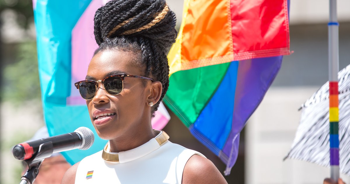 Dozens rally in Philly to honor transgender service members | PhillyVoice Dozens rally in Philly to honor transgender service members | PhillyVoice