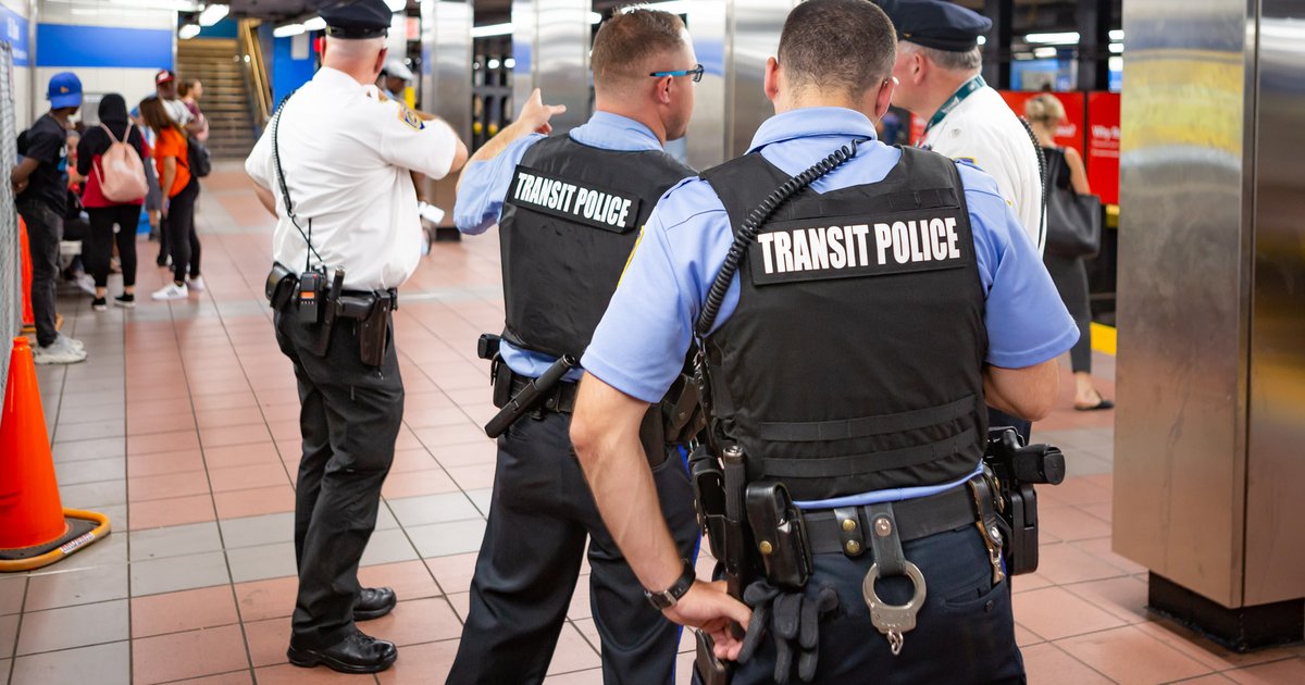Man shot on SEPTA platform in Center City, gunman at large | PhillyVoice