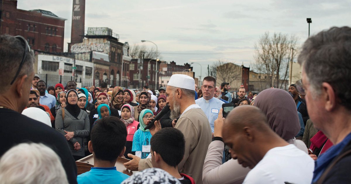 We Stand Together: Hate crime brings Philadelphia's Muslim community ...