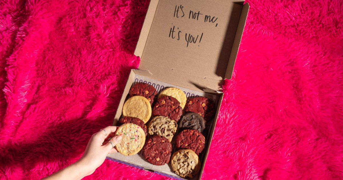 Insomnia Cookies is selling cookie boxes with handwritten break-up ...