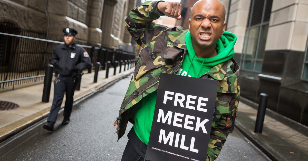 Photos: Supporters rally for Meek Mill during pivotal hearing | PhillyVoice