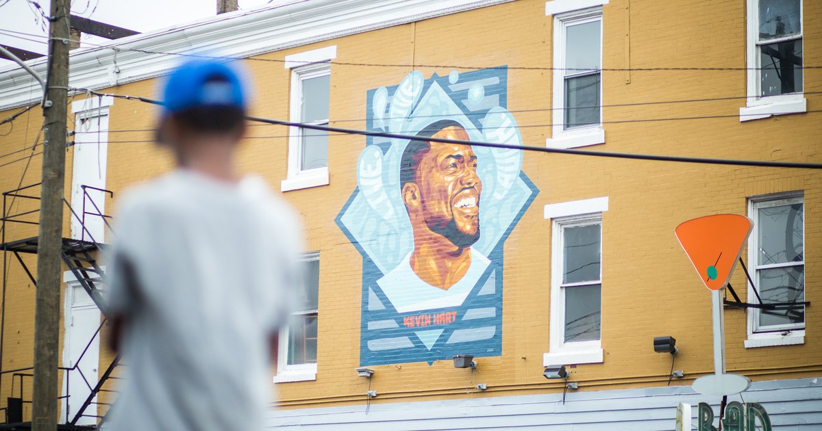 All the photos you need to see from Philadelphia's first 'Kevin Hart ...