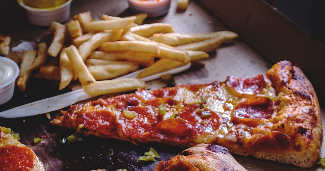 Eating an unhealthy diet might be more deadly than smoking, study finds ...