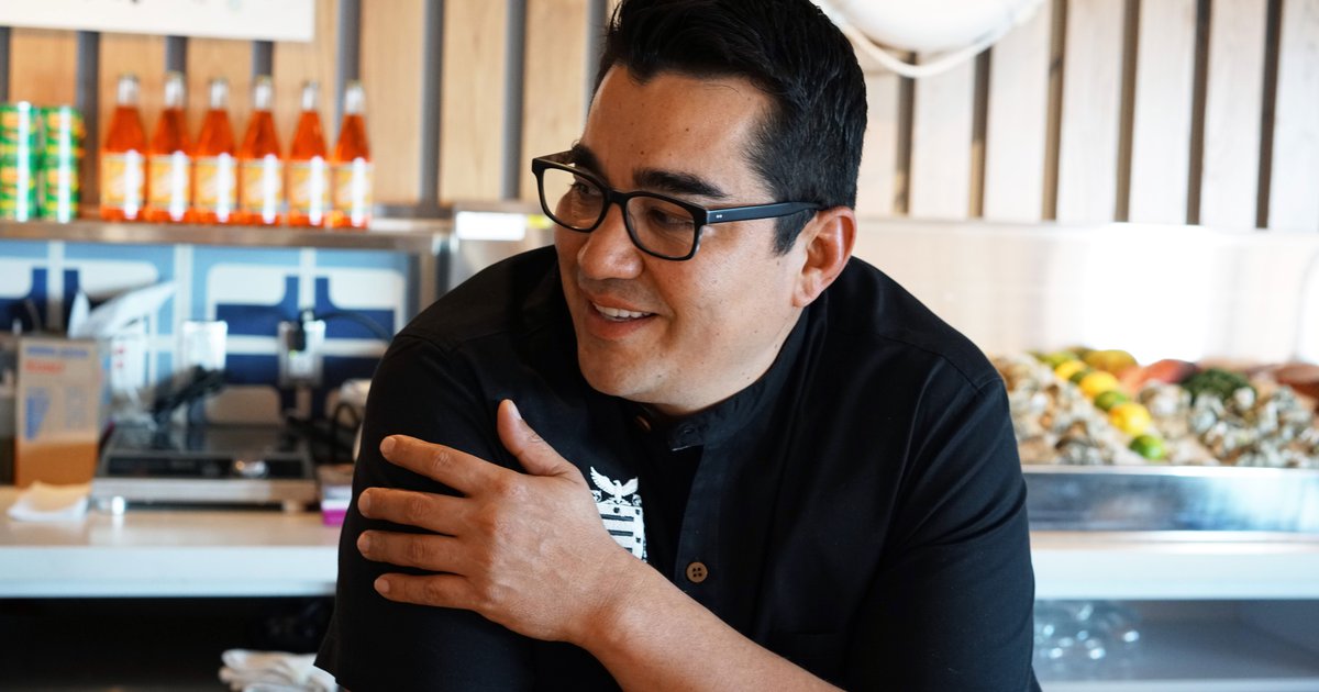 Iron Chef Jose Garces will bring three-course Peruvian rotisserie ...