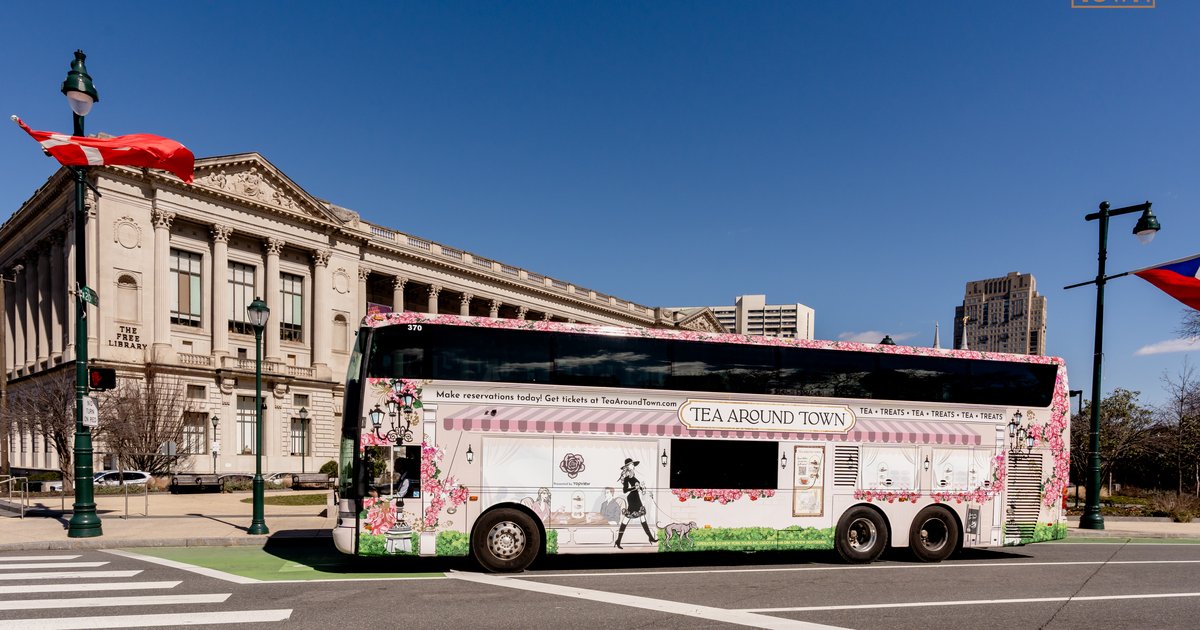 A tea party tour bus rolls into Philadelphia | PhillyVoice
