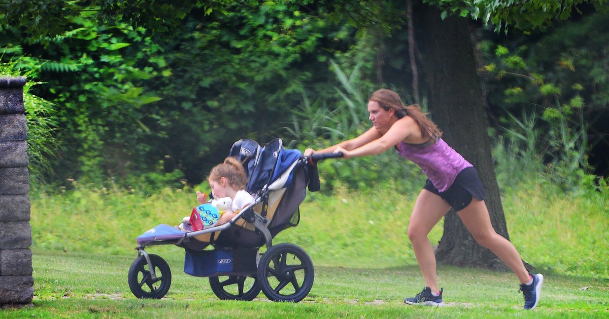 How running with a stroller affects your form and risk of injury ...