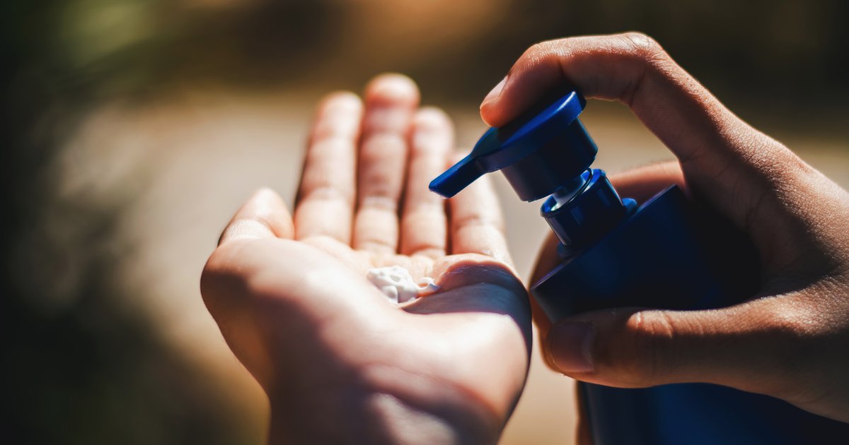 How to protect your skin in the summer: Reapply sunscreen, continue ...