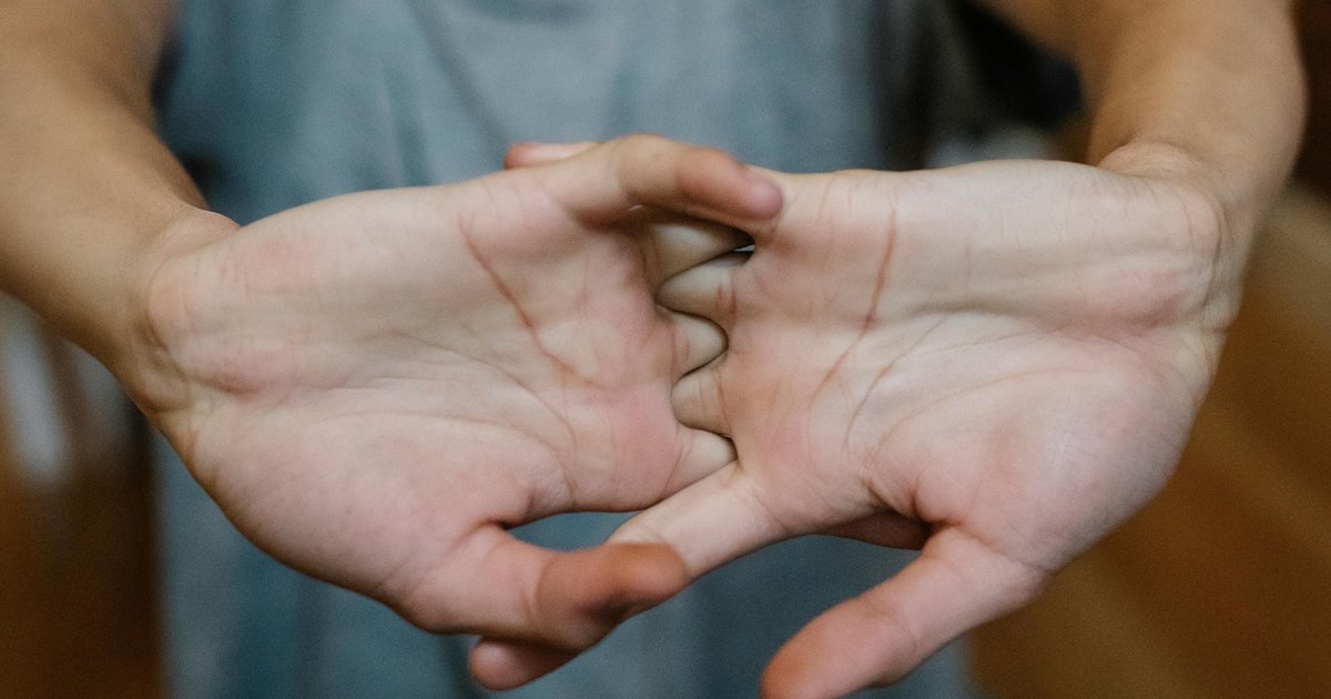 Is knuckle cracking bad for joints and can it cause arthritis ...