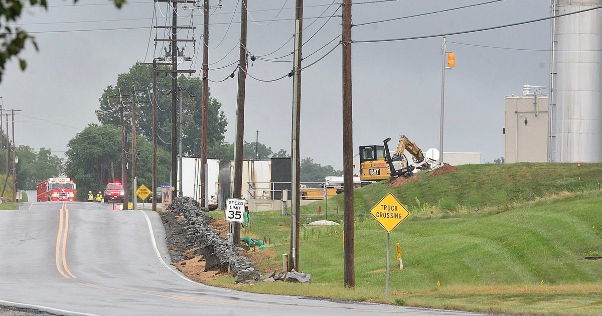 Wall collapse at Martin's Famous Potato Rolls plant kills construction ...