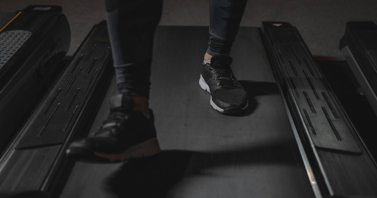 Retro walking improves balance, cognition and cardio, research shows ...