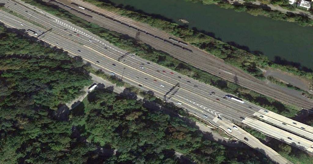 Tractor Trailer Overturns On Schuylkill Expressway In West Philly