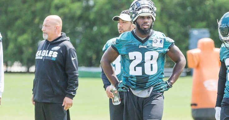 Former Eagle Wendell Smallwood pleads guilty to conning COVID-19 relief ...