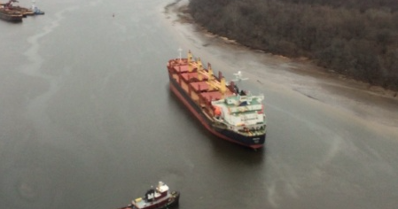 Coast Guard responds to vessel run aground in Delaware River | PhillyVoice