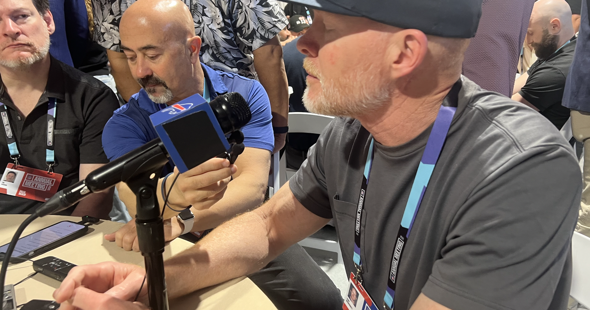 'Tush Push' opposer Sean McDermott squabbles with Howie Roseman, gets ...