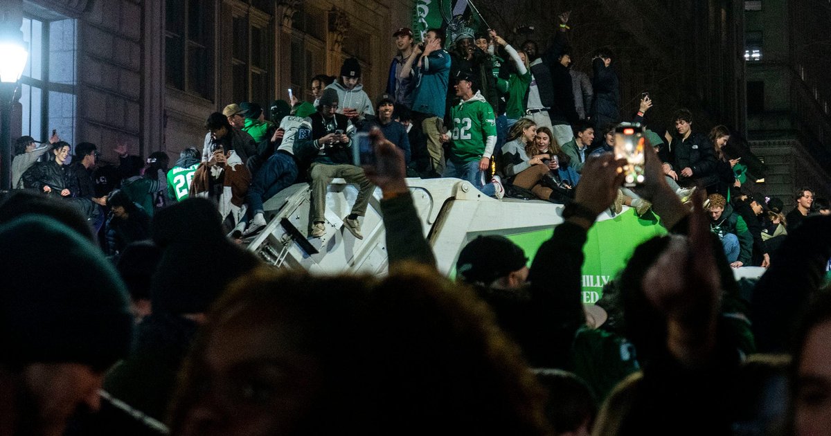 Eagles fans took to the streets following Sunday night's Super Bowl win ...