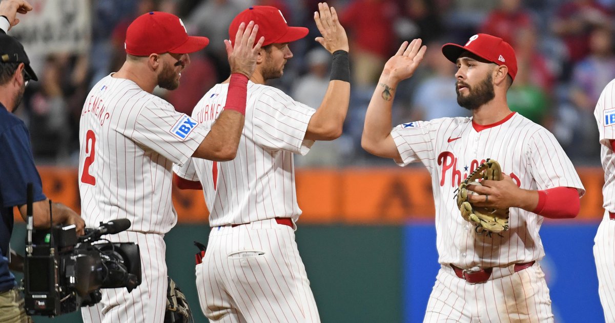 Why the Phillies should carry an extra hitter on their postseason ...