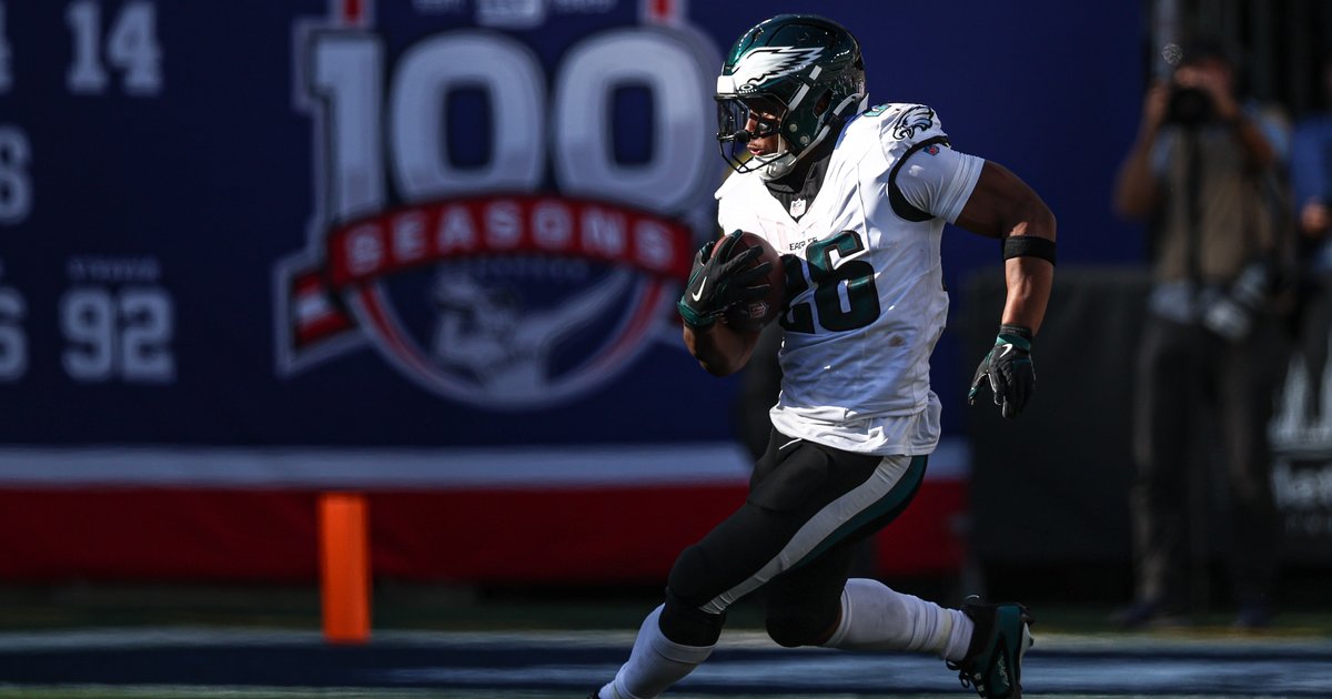 WATCH: Saquon Barkley passes up shot at career-high rushing mark to let ...