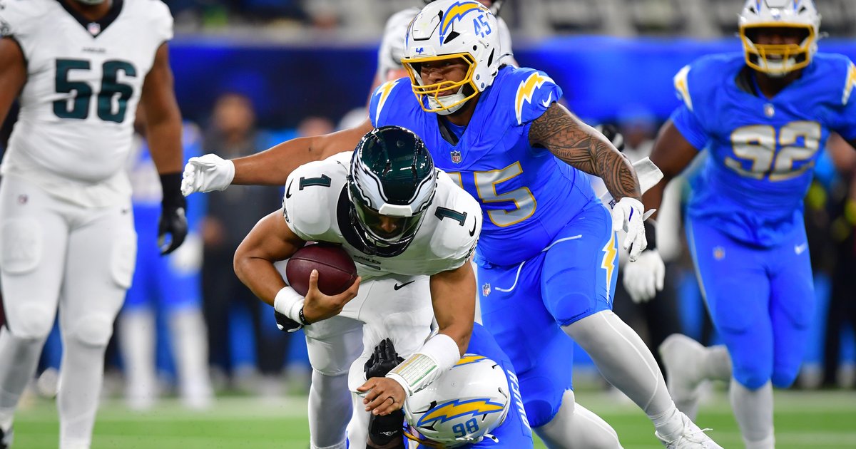 Eagles QB Jalen Hurts takes all blame for loss to Chargers, says 'it ...