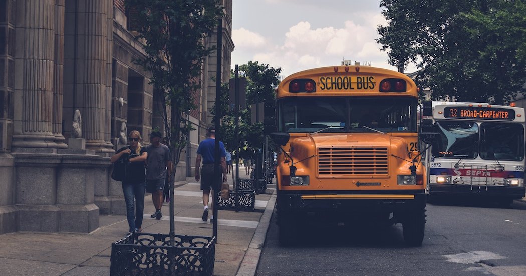 Expert tips for keeping your kids safe at the bus stop | PhillyVoice