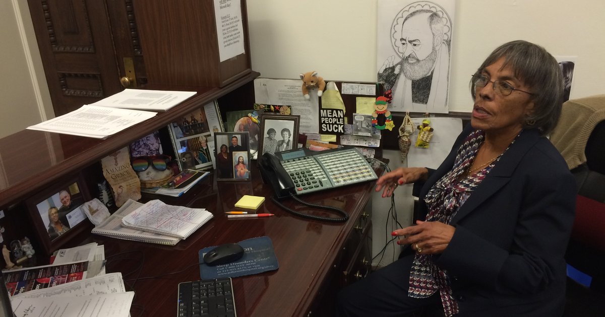 Volunteers flock to help with Pope's arrival | PhillyVoice