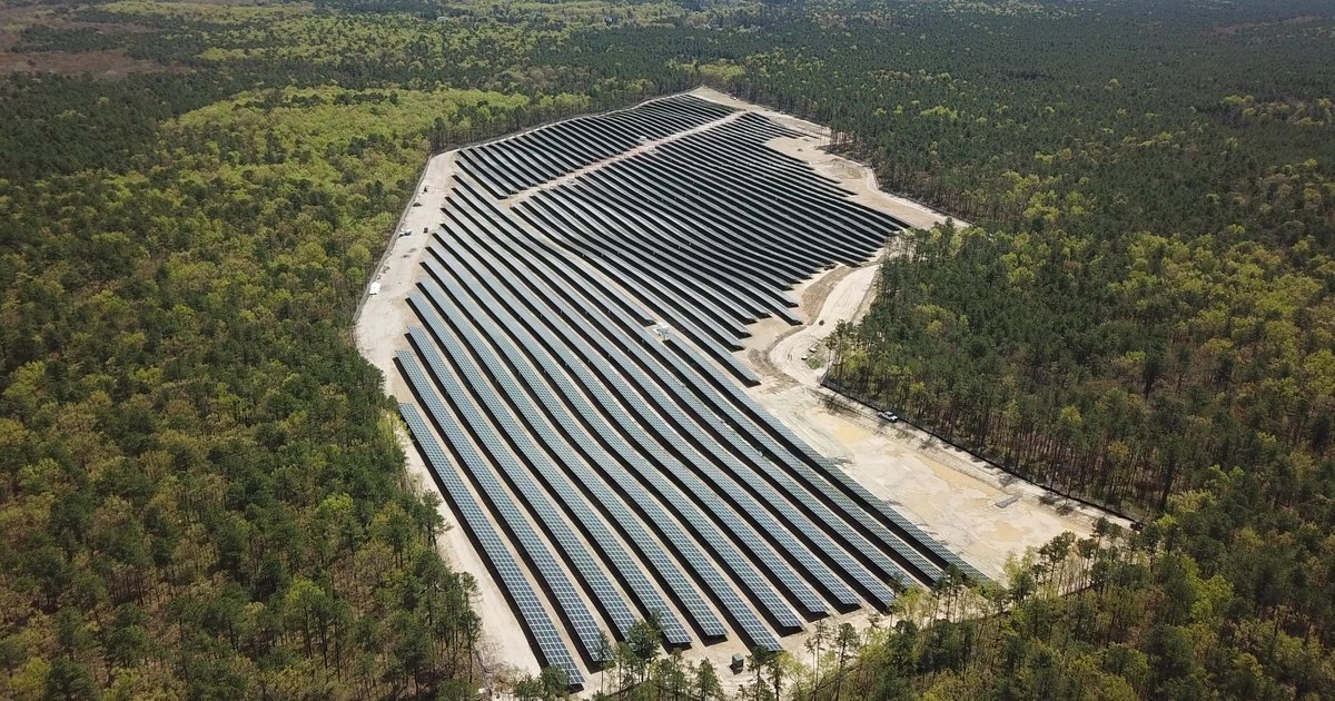 Six Flags Great Adventure announces park now 'almost fully' solar ...